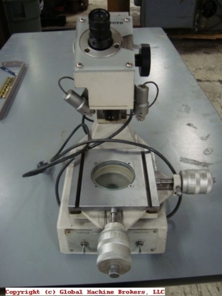 Mitutoyo Toolmakers Microscope TM-101